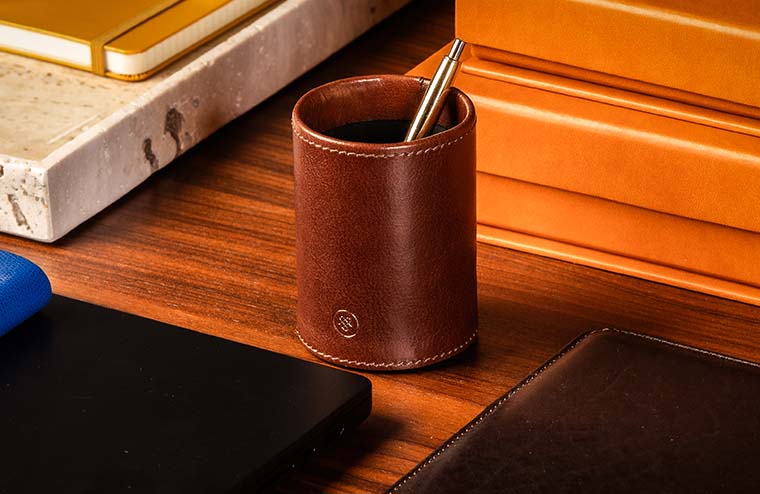 Pavia Round Leather Pen Pot | Desk Accessory - Maxwell-Scott